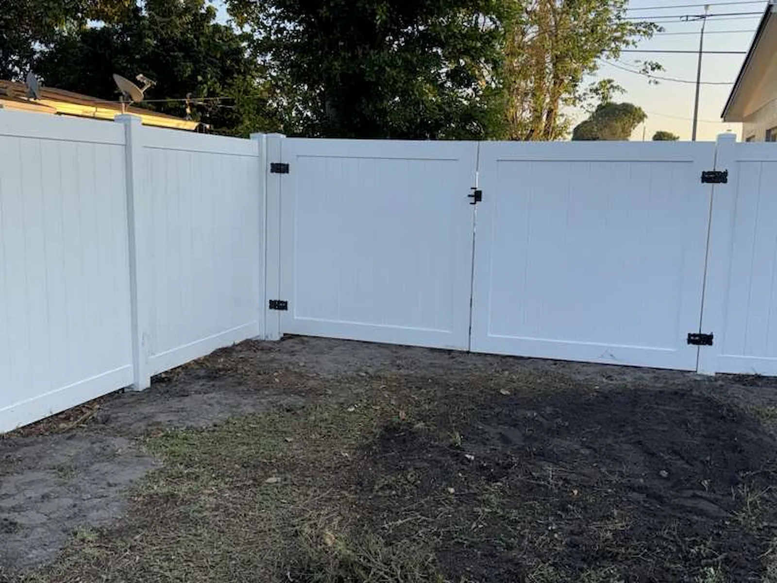 PVC Fence Installation Guide: How to Install PVC Fencing